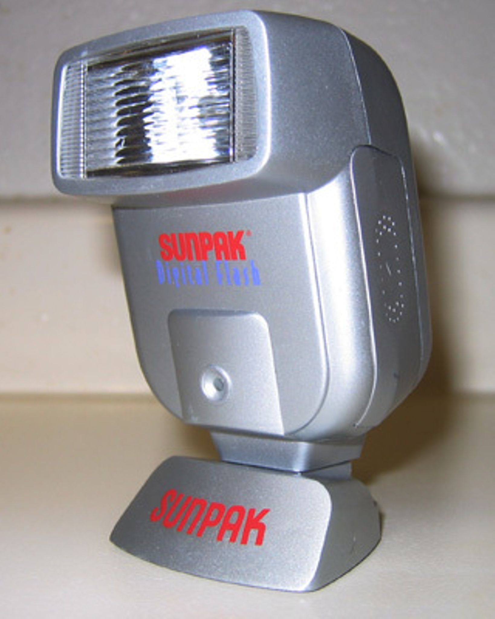Better Indoor Lighting: Sunpak digital flash